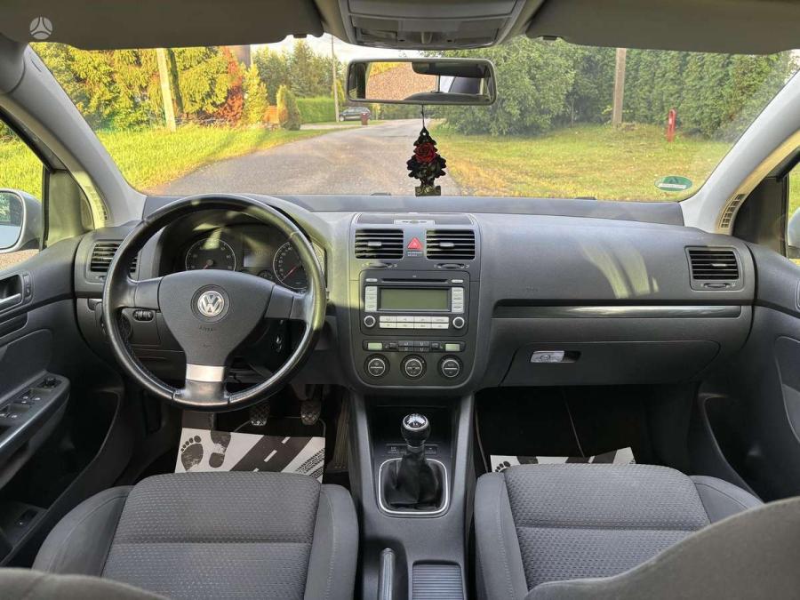 Pelēks Volkswagen Golf 2008 Utena, ar dzinēja tilpumu 1.40 L un nobraukumu 185 tūkst. km par 2900 €, foto 12 vietnē AUTOMOTO.COM.LV