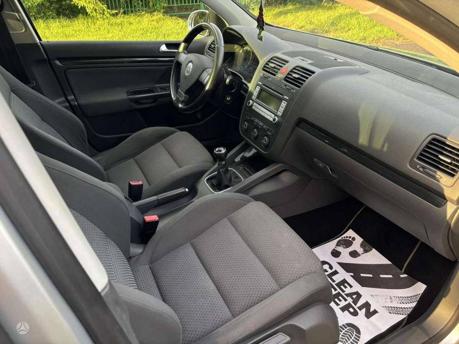 Pelēks Volkswagen Golf 2008 Utena, ar dzinēja tilpumu 1.40 L un nobraukumu 185 tūkst. km par 2900 €, foto 13 vietnē AUTOMOTO.COM.LV