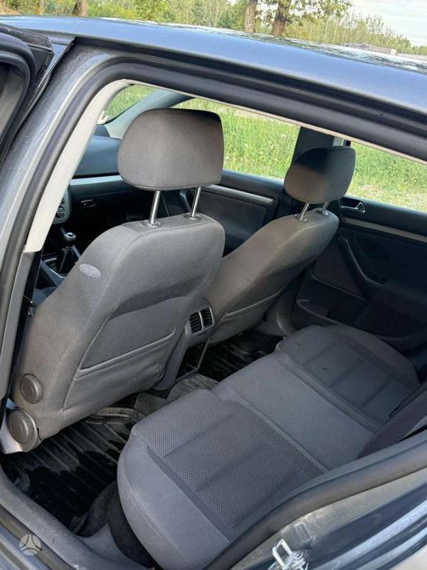 Pelēks Volkswagen Golf 2008 Viļņa, ar dzinēja tilpumu 1.90 L un nobraukumu 330 tūkst. km par 1499 €, foto 6 vietnē AUTOMOTO.COM.LV