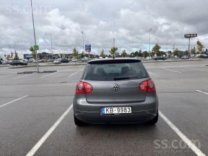 Pelēks Volkswagen Golf 2008 Rīga, ar dzinēja tilpumu 2.00 L un nobraukumu 257 tūkst. km par 2600 €, foto 4 vietnē AUTOMOTO.COM.LV