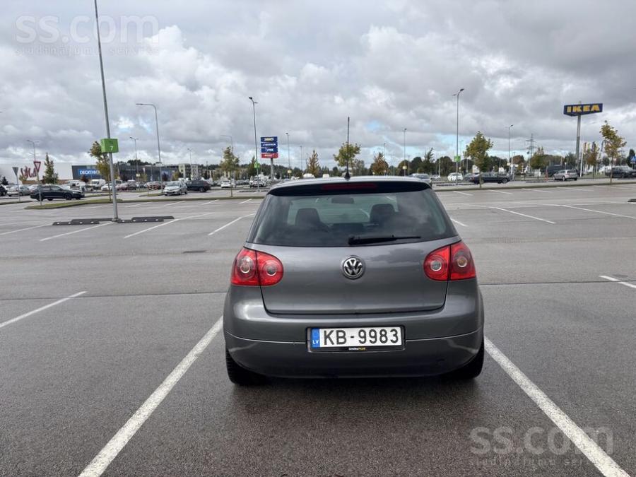 Pelēks Volkswagen Golf 2008 Rīga, ar dzinēja tilpumu 2.00 L un nobraukumu 257 tūkst. km par 2600 €, foto 4 vietnē AUTOMOTO.COM.LV