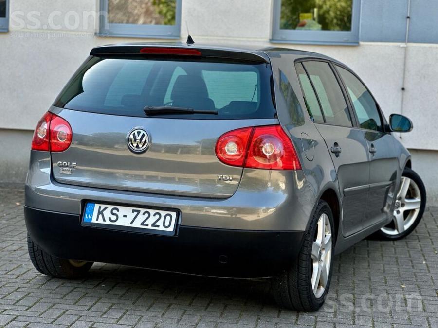 Pelēks Volkswagen Golf 2008 Jelgava, ar dzinēja tilpumu 1.90 L un nobraukumu 232 tūkst. km par 2750 €, foto 4 vietnē AUTOMOTO.COM.LV