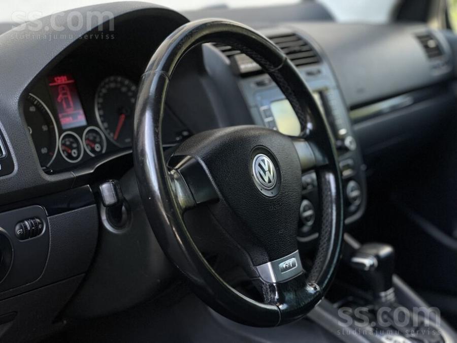 Pelēks Volkswagen Golf 2008 Jelgava, ar dzinēja tilpumu 1.90 L un nobraukumu 232 tūkst. km par 2750 €, foto 19 vietnē AUTOMOTO.COM.LV