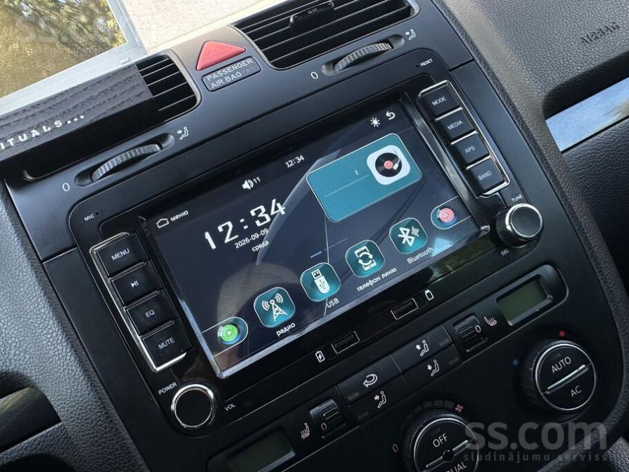 Pelēks Volkswagen Golf 2008 Jelgava, ar dzinēja tilpumu 1.90 L un nobraukumu 232 tūkst. km par 2750 €, foto 22 vietnē AUTOMOTO.COM.LV