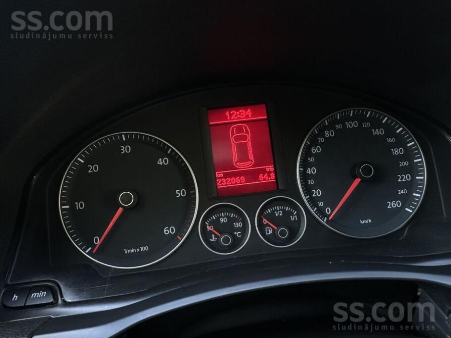 Pelēks Volkswagen Golf 2008 Jelgava, ar dzinēja tilpumu 1.90 L un nobraukumu 232 tūkst. km par 2750 €, foto 26 vietnē AUTOMOTO.COM.LV