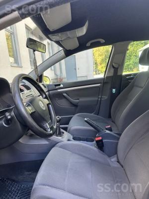 Pelēks Volkswagen Golf 2008 Jelgava, ar dzinēja tilpumu 1.60 L un nobraukumu 284 tūkst. km par 1850 €, foto 23 vietnē AUTOMOTO.COM.LV