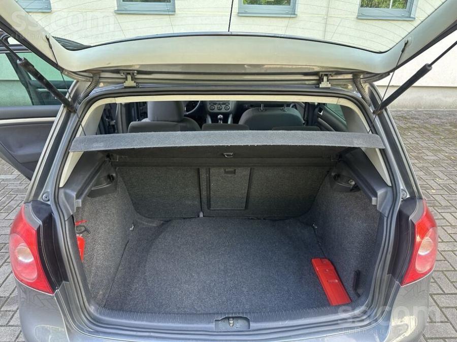 Pelēks Volkswagen Golf 2008 Jelgava, ar dzinēja tilpumu 1.60 L un nobraukumu 284 tūkst. km par 1850 €, foto 27 vietnē AUTOMOTO.COM.LV