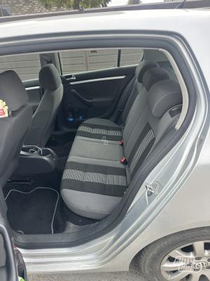 Pelēks Volkswagen Golf 2008 Kauņa, ar dzinēja tilpumu 1.90 L un nobraukumu 299 tūkst. km par 1700 €, foto 4 vietnē AUTOMOTO.COM.LV