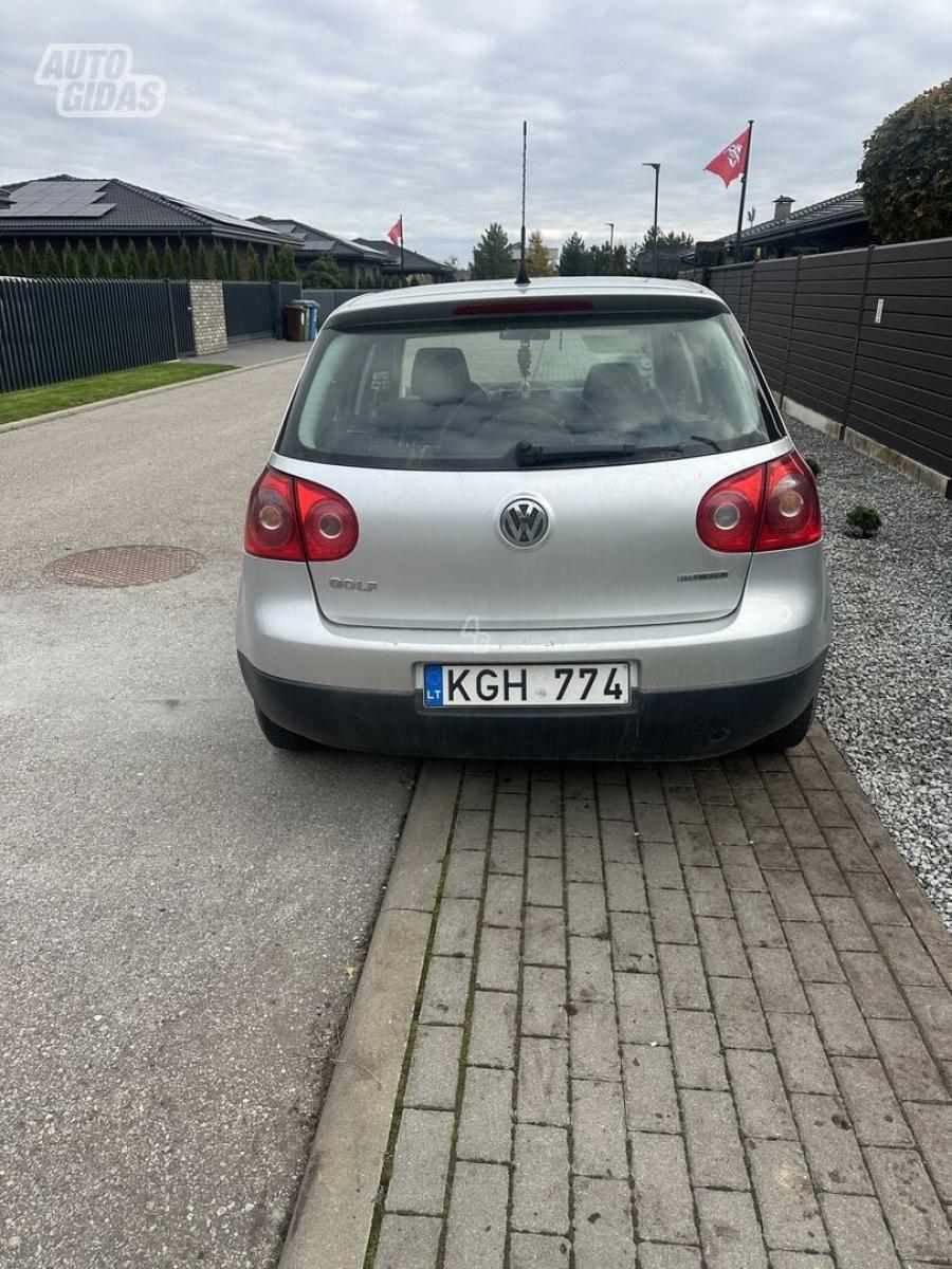 Pelēks Volkswagen Golf 2008 Kauņa, ar dzinēja tilpumu 1.90 L un nobraukumu 299 tūkst. km par 1700 €, foto 6 vietnē AUTOMOTO.COM.LV