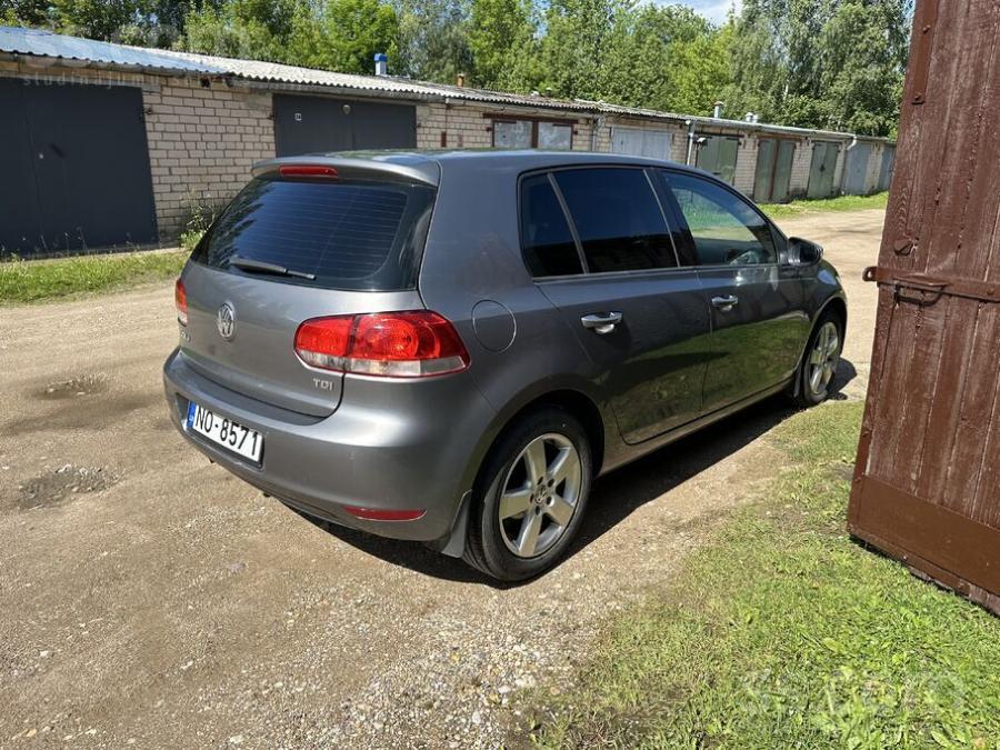 Pelēks Volkswagen Golf 2009 Preiļi, ar dzinēja tilpumu 1.60 L un nobraukumu 204 tūkst. km par 5100 €, foto 4 vietnē AUTOMOTO.COM.LV