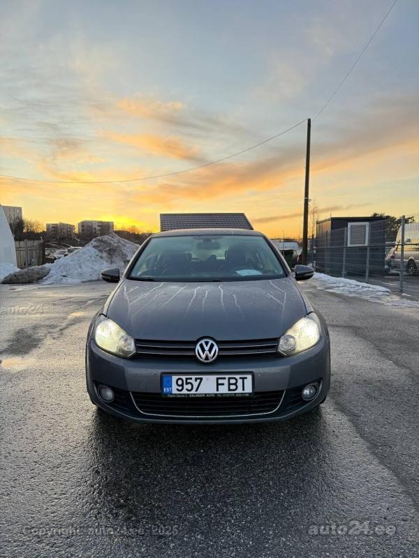 Pelēks Volkswagen Golf 2009 Tallina, ar dzinēja tilpumu 2.00 L un nobraukumu 226 tūkst. km par 6000 €, foto 11 vietnē AUTOMOTO.COM.LV