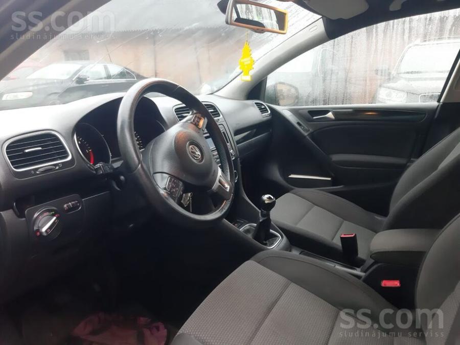 Pelēks Volkswagen Golf 2009 Daugavpils, ar dzinēja tilpumu 2.00 L un nobraukumu 0 tūkst. km par 3950 €, foto 10 vietnē AUTOMOTO.COM.LV