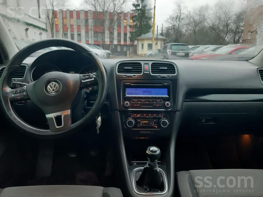 Pelēks Volkswagen Golf 2009 Daugavpils, ar dzinēja tilpumu 2.00 L un nobraukumu 0 tūkst. km par 3950 €, foto 19 vietnē AUTOMOTO.COM.LV