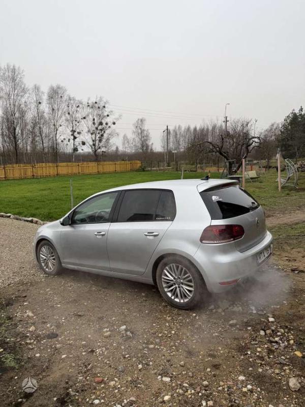 Pelēks Volkswagen Golf 2009 Kauņa, ar dzinēja tilpumu 1.97 L un nobraukumu 252 tūkst. km par 3500 €, foto 3 vietnē AUTOMOTO.COM.LV