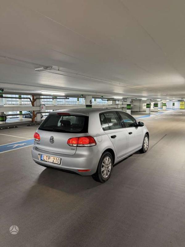 Pelēks Volkswagen Golf 2009 Viļņa, ar dzinēja tilpumu 1.60 L un nobraukumu 214 tūkst. km par 3999 €, foto 5 vietnē AUTOMOTO.COM.LV