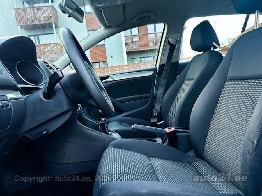 Pelēks Volkswagen Golf 2009 Tallina, ar dzinēja tilpumu 1.40 L un nobraukumu 167 tūkst. km par 3200 €, foto 7 vietnē AUTOMOTO.COM.LV
