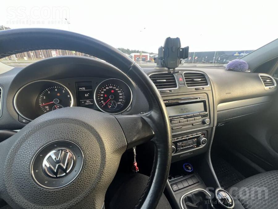 Pelēks Volkswagen Golf 2009 Rīga, ar dzinēja tilpumu 1.60 L un nobraukumu 135 tūkst. km par 3000 €, foto 13 vietnē AUTOMOTO.COM.LV