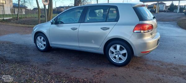Pelēks Volkswagen Golf 2009 Viļņa, ar dzinēja tilpumu 1.40 L un nobraukumu 138 tūkst. km par 4250 €, foto 4 vietnē AUTOMOTO.COM.LV