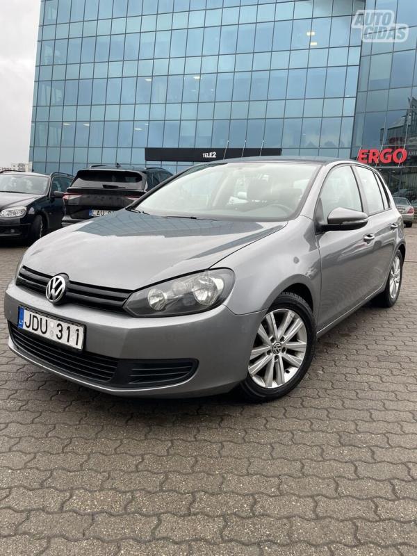 Pelēks Volkswagen Golf 2009 Alīta, ar dzinēja tilpumu 2.00 L un nobraukumu 320 tūkst. km par 3000 €, foto 1 vietnē AUTOMOTO.COM.LV