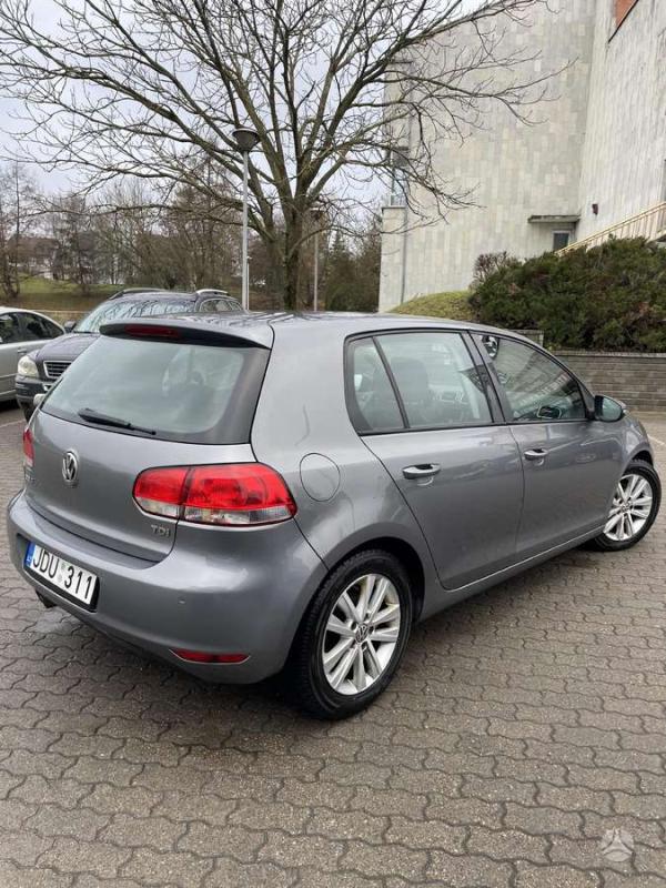Grey Volkswagen Golf 2009 in Alytus, with an engine capacity of 1.97 L and mileage of 320 thousand km for 3000 €, photo 4 on AUTOMOTO.COM.LV