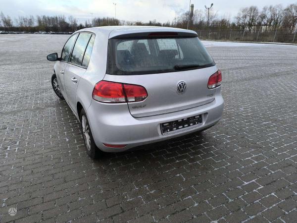 Grey Volkswagen Golf 2009 in Marijampole, with an engine capacity of 1.39 L and mileage of 187 thousand km for 3450 €, photo 2 on AUTOMOTO.COM.LV