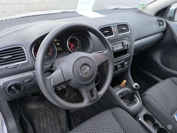 Grey Volkswagen Golf 2009 in Marijampole, with an engine capacity of 1.39 L and mileage of 187 thousand km for 3450 €, photo 4 on AUTOMOTO.COM.LV
