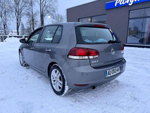 Grey Volkswagen Golf 2009 in Taurage, with an engine capacity of 1.60 L and mileage of 213 thousand km for 5100 €, photo 8 on AUTOMOTO.COM.LV