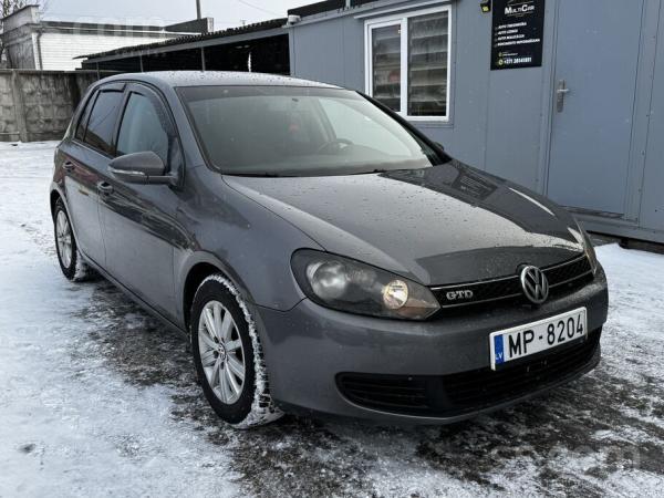 Pelēks Volkswagen Golf 2009 Daugavpils, ar dzinēja tilpumu 2.00 L un nobraukumu 0 tūkst. km par 3200 €, foto 1 vietnē AUTOMOTO.COM.LV
