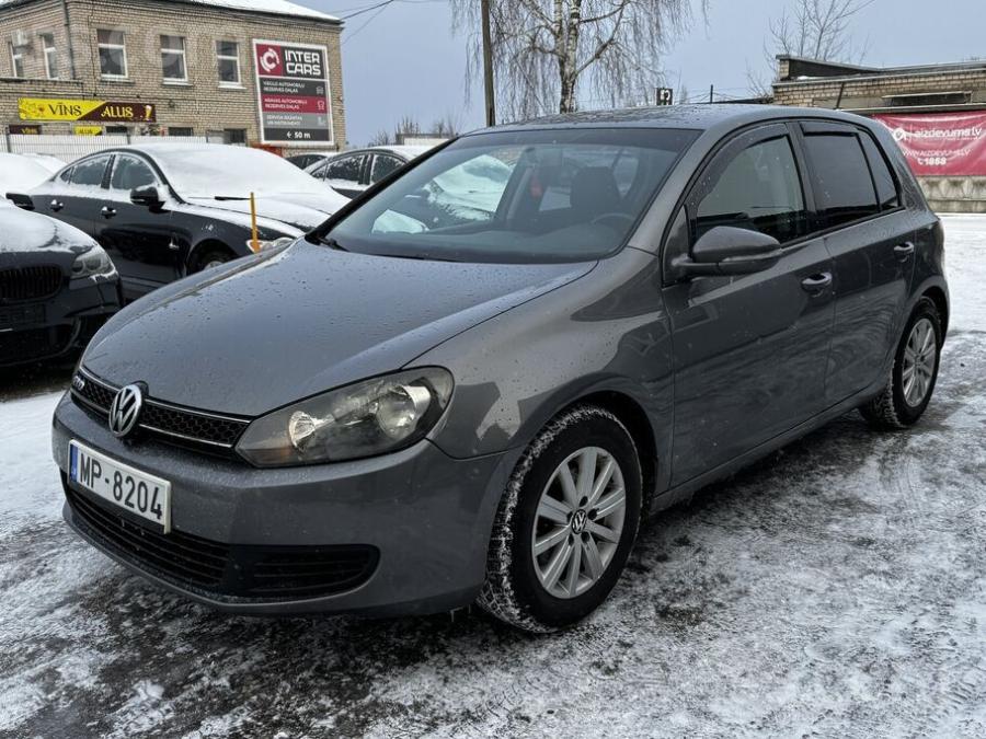 Grey Volkswagen Golf 2009 in Daugavpils, with an engine capacity of 2.00 L and mileage of 0 thousand km for 3200 €, photo 3 on AUTOMOTO.COM.LV