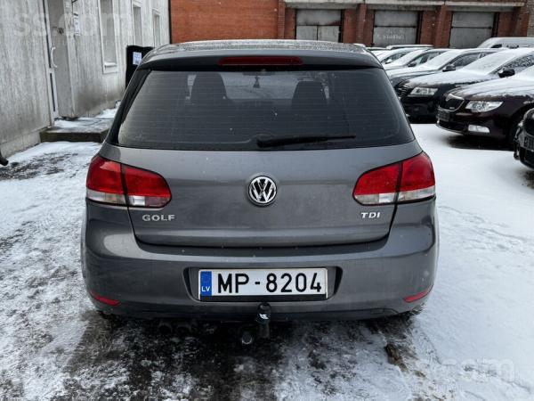 Pelēks Volkswagen Golf 2009 Daugavpils, ar dzinēja tilpumu 2.00 L un nobraukumu 0 tūkst. km par 3200 €, foto 5 vietnē AUTOMOTO.COM.LV