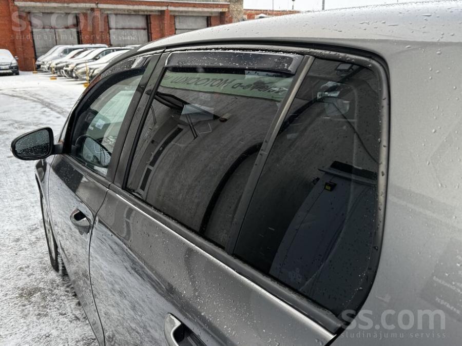 Grey Volkswagen Golf 2009 in Daugavpils, with an engine capacity of 2.00 L and mileage of 0 thousand km for 3200 €, photo 11 on AUTOMOTO.COM.LV