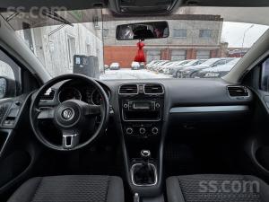 Grey Volkswagen Golf 2009 in Daugavpils, with an engine capacity of 2.00 L and mileage of 0 thousand km for 3200 €, photo 12 on AUTOMOTO.COM.LV