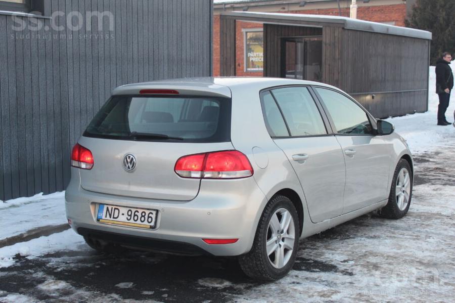 Pelēks Volkswagen Golf 2009 Rīga, ar dzinēja tilpumu 1.40 L un nobraukumu 258 tūkst. km par 3550 €, foto 3 vietnē AUTOMOTO.COM.LV