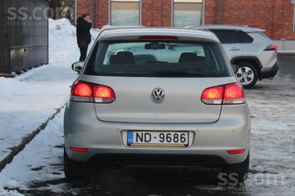 Pelēks Volkswagen Golf 2009 Rīga, ar dzinēja tilpumu 1.40 L un nobraukumu 258 tūkst. km par 3550 €, foto 6 vietnē AUTOMOTO.COM.LV