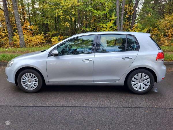Grey Volkswagen Golf 2009 in Varena, with an engine capacity of 1.60 L and mileage of 228 thousand km for 3600 €, photo 5 on AUTOMOTO.COM.LV