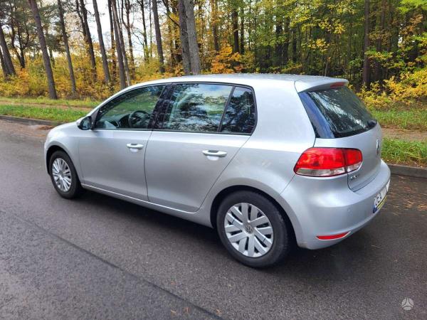 Grey Volkswagen Golf 2009 in Varena, with an engine capacity of 1.60 L and mileage of 228 thousand km for 3600 €, photo 6 on AUTOMOTO.COM.LV