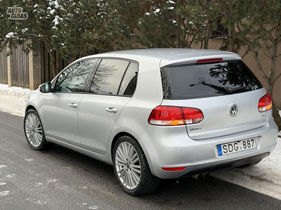 Grey Volkswagen Golf 2009 in Kaunas, with an engine capacity of 2.00 L and mileage of 342 thousand km for 3290 €, photo 2 on AUTOMOTO.COM.LV