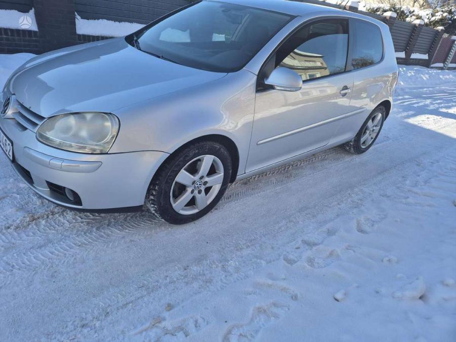 Grey Volkswagen Golf 2009 in Kaunas, with an engine capacity of 1.97 L and mileage of 285 thousand km for 1850 €, photo 4 on AUTOMOTO.COM.LV