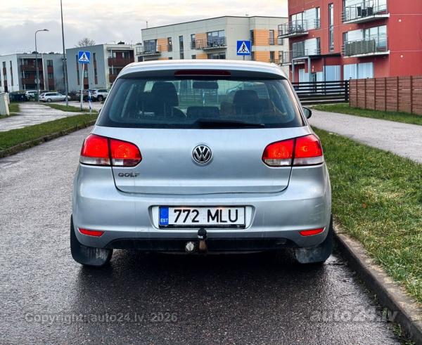 Pelēks Volkswagen Golf 2009 Tallina, ar dzinēja tilpumu 1.40 L un nobraukumu 167 tūkst. km par 3150 €, foto 5 vietnē AUTOMOTO.COM.LV