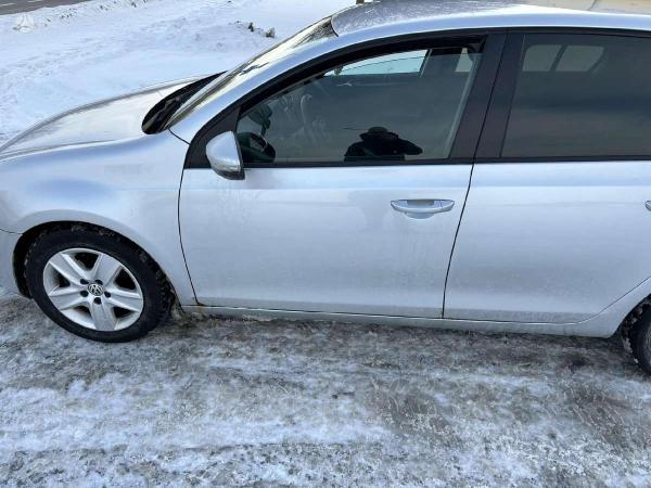 Grey Volkswagen Golf 2009 in Kaunas, with an engine capacity of 1.97 L and mileage of 253 thousand km for 2700 €, photo 3 on AUTOMOTO.COM.LV