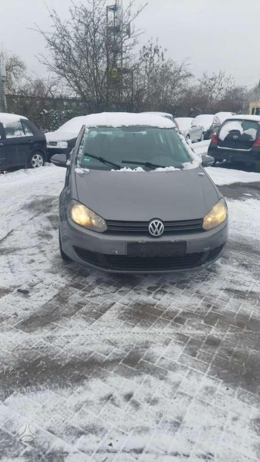 Pelēks Volkswagen Golf 2009 Marijampole, ar dzinēja tilpumu 1.60 L un nobraukumu 172 tūkst. km par 3500 €, foto 1 vietnē AUTOMOTO.COM.LV