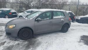 Pelēks Volkswagen Golf 2009 Marijampole, ar dzinēja tilpumu 1.60 L un nobraukumu 172 tūkst. km par 3500 €, foto 4 vietnē AUTOMOTO.COM.LV
