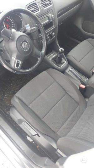 Pelēks Volkswagen Golf 2009 Marijampole, ar dzinēja tilpumu 1.60 L un nobraukumu 172 tūkst. km par 3500 €, foto 5 vietnē AUTOMOTO.COM.LV