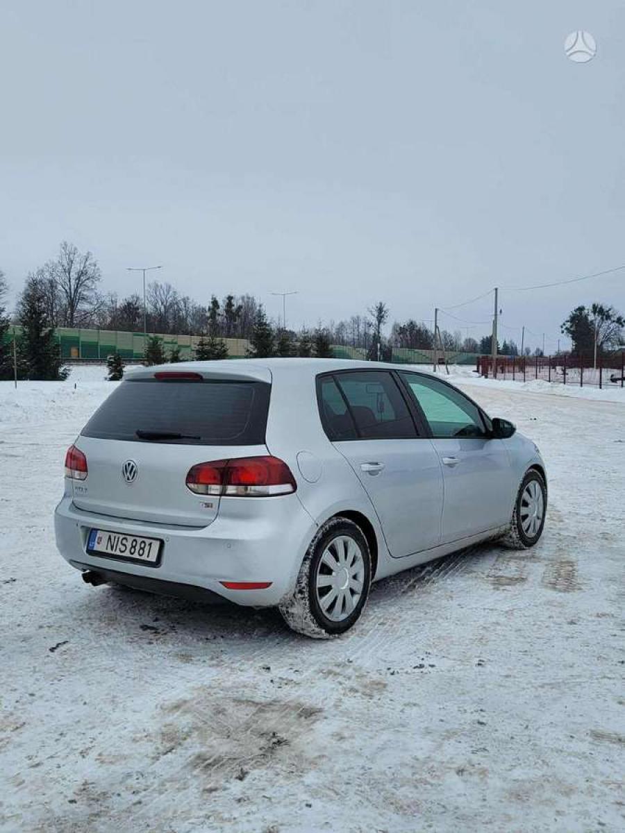 Grey Volkswagen Golf 2009 in Kaunas, with an engine capacity of 1.39 L and mileage of 286 thousand km for 499 €, photo 12 on AUTOMOTO.COM.LV