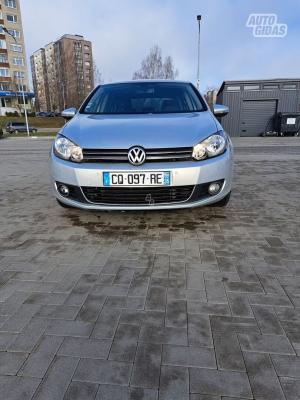 Pelēks Volkswagen Golf 2009 Telšiai, ar dzinēja tilpumu 2.00 L un nobraukumu 313 tūkst. km par 4999 €, foto  vietnē AUTOMOTO.COM.LV