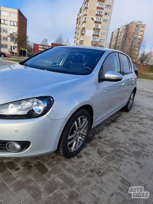 Pelēks Volkswagen Golf 2009 Telšiai, ar dzinēja tilpumu 2.00 L un nobraukumu 313 tūkst. km par 4999 €, foto 3 vietnē AUTOMOTO.COM.LV