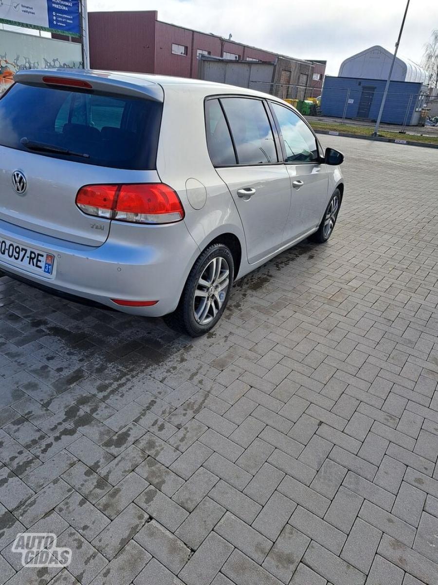 Pelēks Volkswagen Golf 2009 Telšiai, ar dzinēja tilpumu 2.00 L un nobraukumu 313 tūkst. km par 4999 €, foto 7 vietnē AUTOMOTO.COM.LV