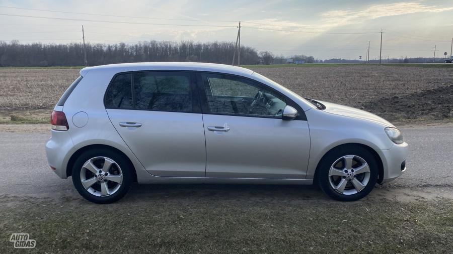Grey Volkswagen Golf 2009 in Vilkaviskis, with an engine capacity of 1.40 L and mileage of 142 thousand km for 4750 €, photo 12 on AUTOMOTO.COM.LV
