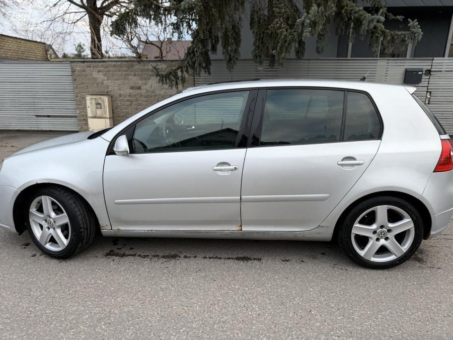 Pelēks Volkswagen Golf 2009 Kauņa, ar dzinēja tilpumu 1.90 L un nobraukumu 363 tūkst. km par 2350 €, foto 11 vietnē AUTOMOTO.COM.LV