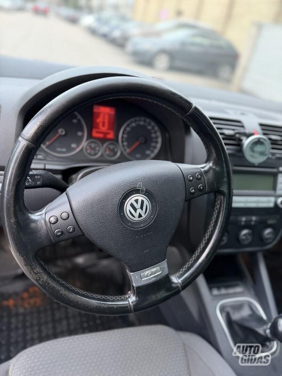 Pelēks Volkswagen Golf 2009 Kauņa, ar dzinēja tilpumu 1.90 L un nobraukumu 363 tūkst. km par 2350 €, foto 19 vietnē AUTOMOTO.COM.LV